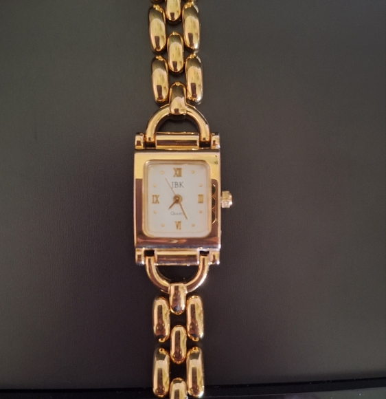 Camrose & Kross | Accessories | Jacqueline Kennedy Jbk Quartz Gold Tone ...
